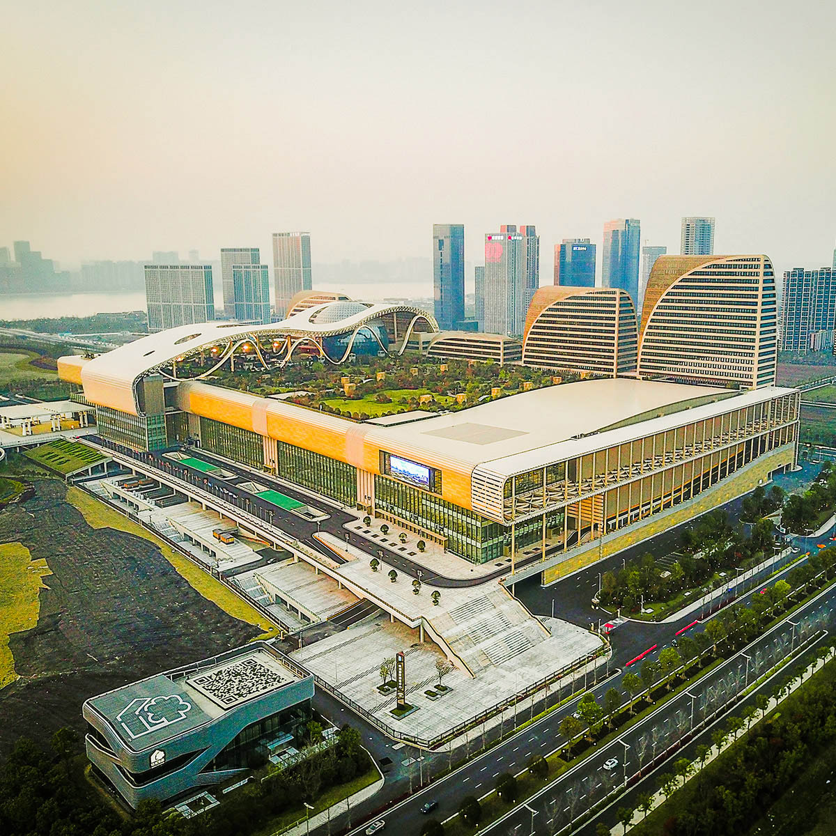 Hangzhou International Expo Center by BIAD in Zhejiang, China - 品素品设计